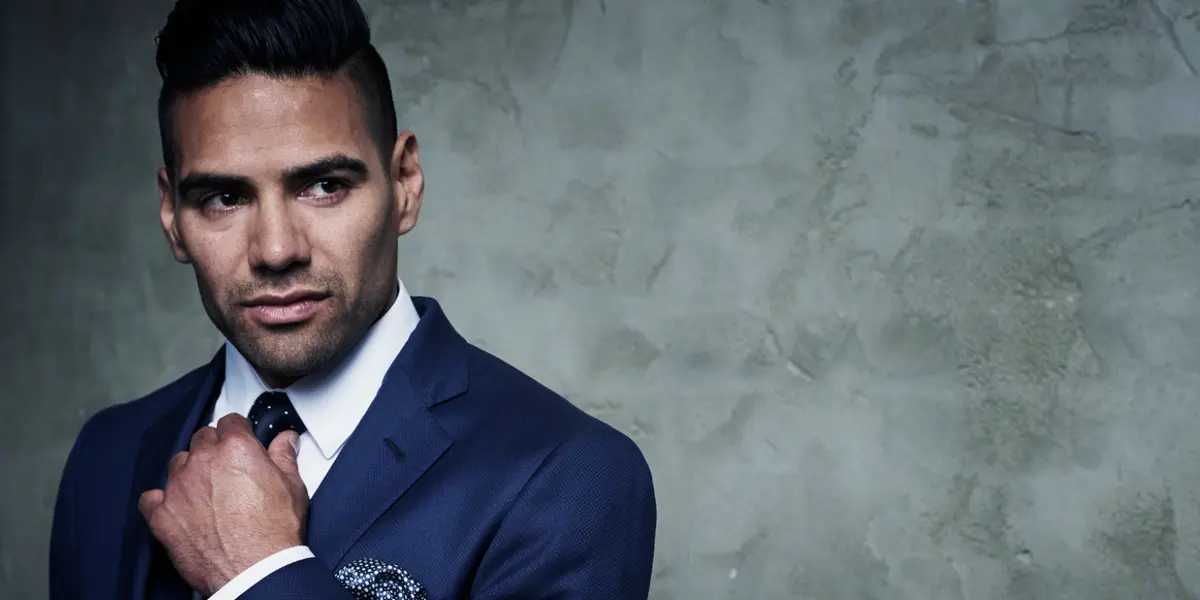 El emotivo homenaje que le hizo un club europeo a Falcao junto a dos ...